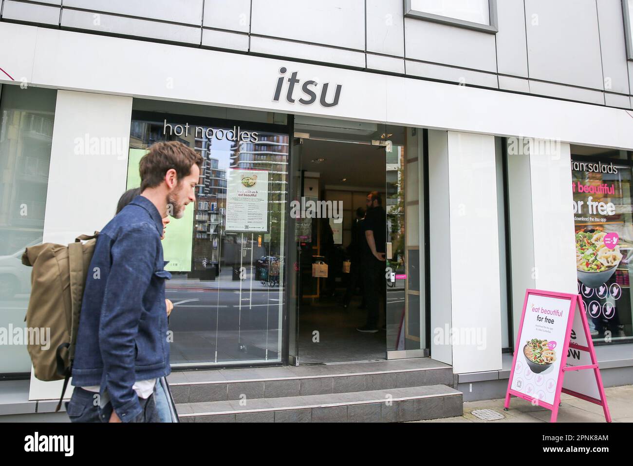 Itsu logo hi-res stock photography and images - Alamy