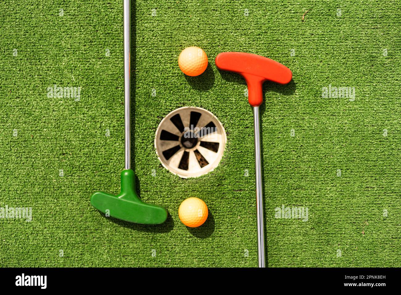 Golf putt and carpet hi-res stock photography and images - Alamy