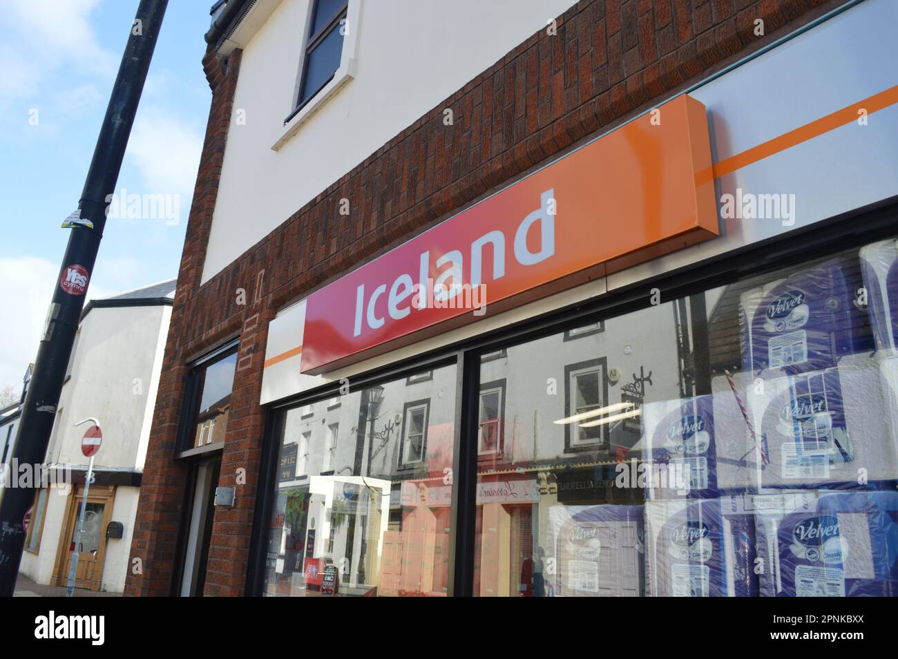 Iceland frozen foods wales hi-res stock photography and images - Alamy