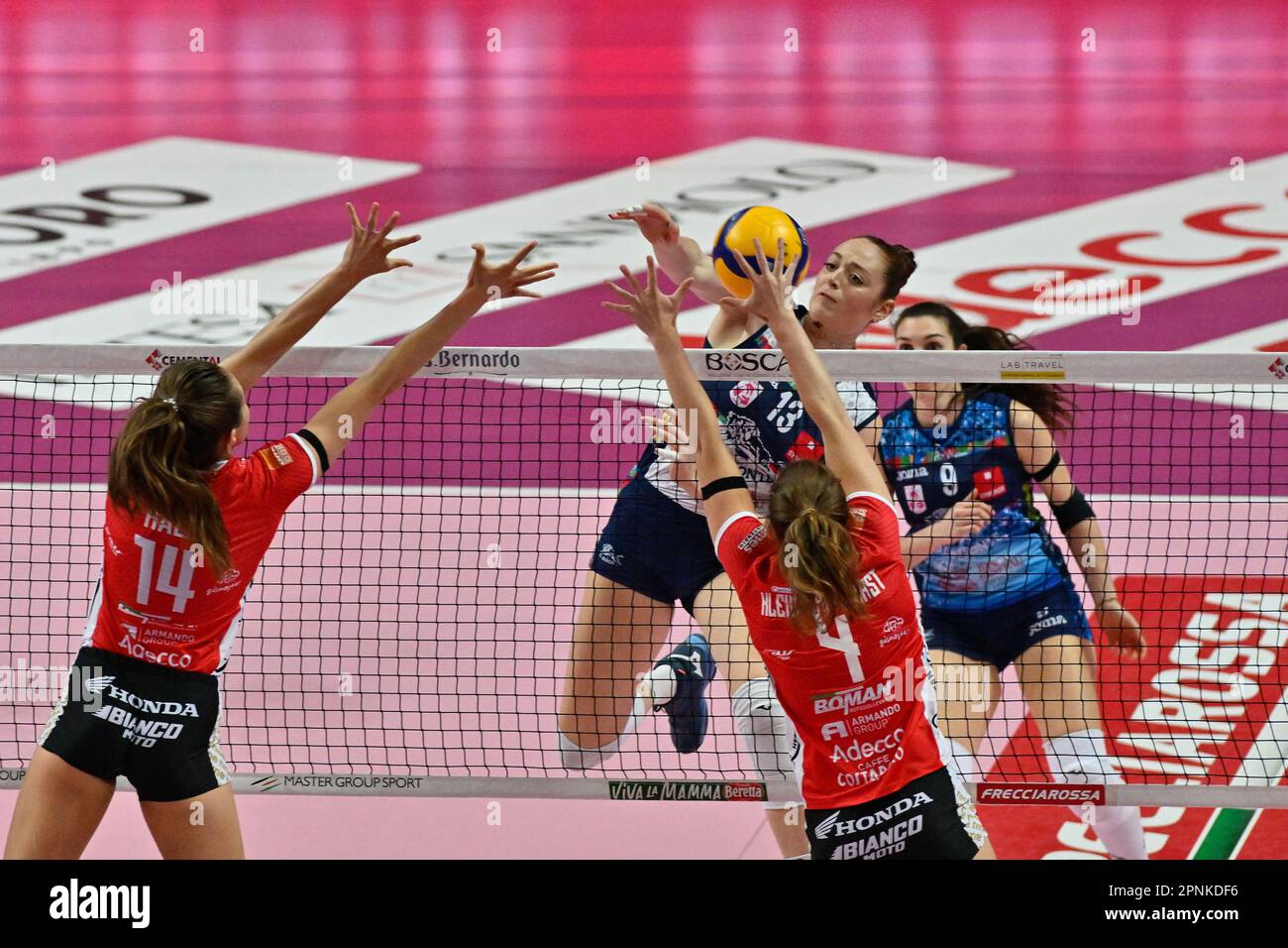 Palazzo klein hi-res stock photography and images - Alamy