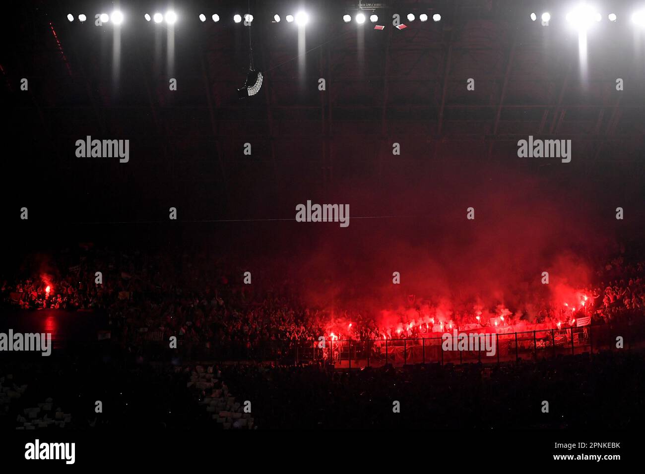 Benfica fans hi-res stock photography and images - Alamy