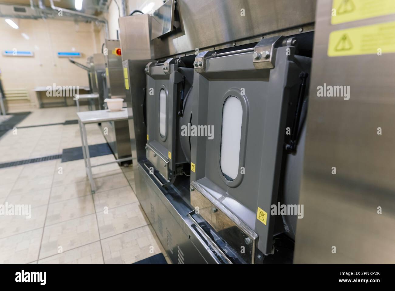 Household laundry mangle hi-res stock photography and images - Alamy