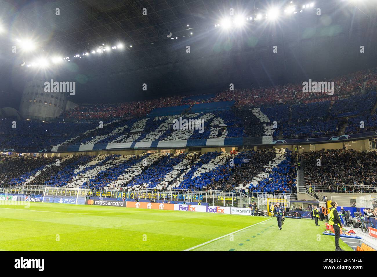 Football fans coreography hi-res stock photography and images - Alamy