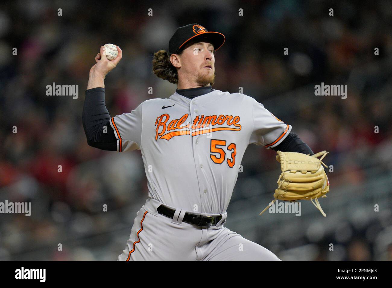 Baltimore Orioles relief pitcher Mike Baumann throws to a Washington ...
