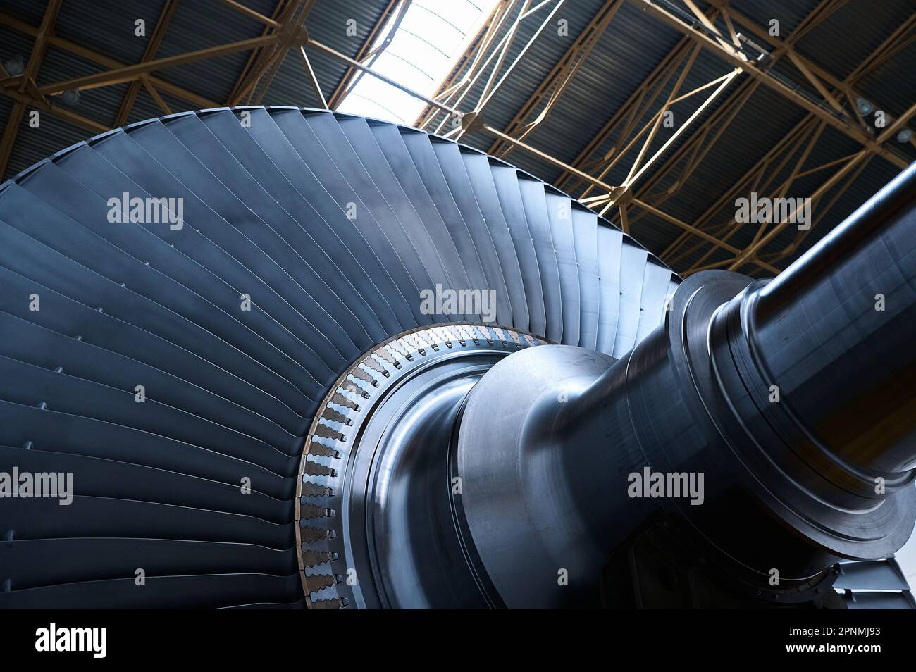 Shiny rotor of powerful steam turbine in light workshop Stock Photo - Alamy