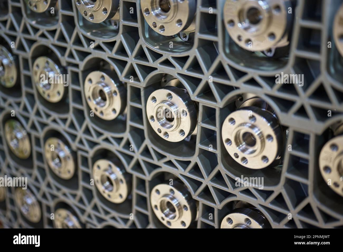 Lots of crankshafts for car engines. The shafts are installed in ...