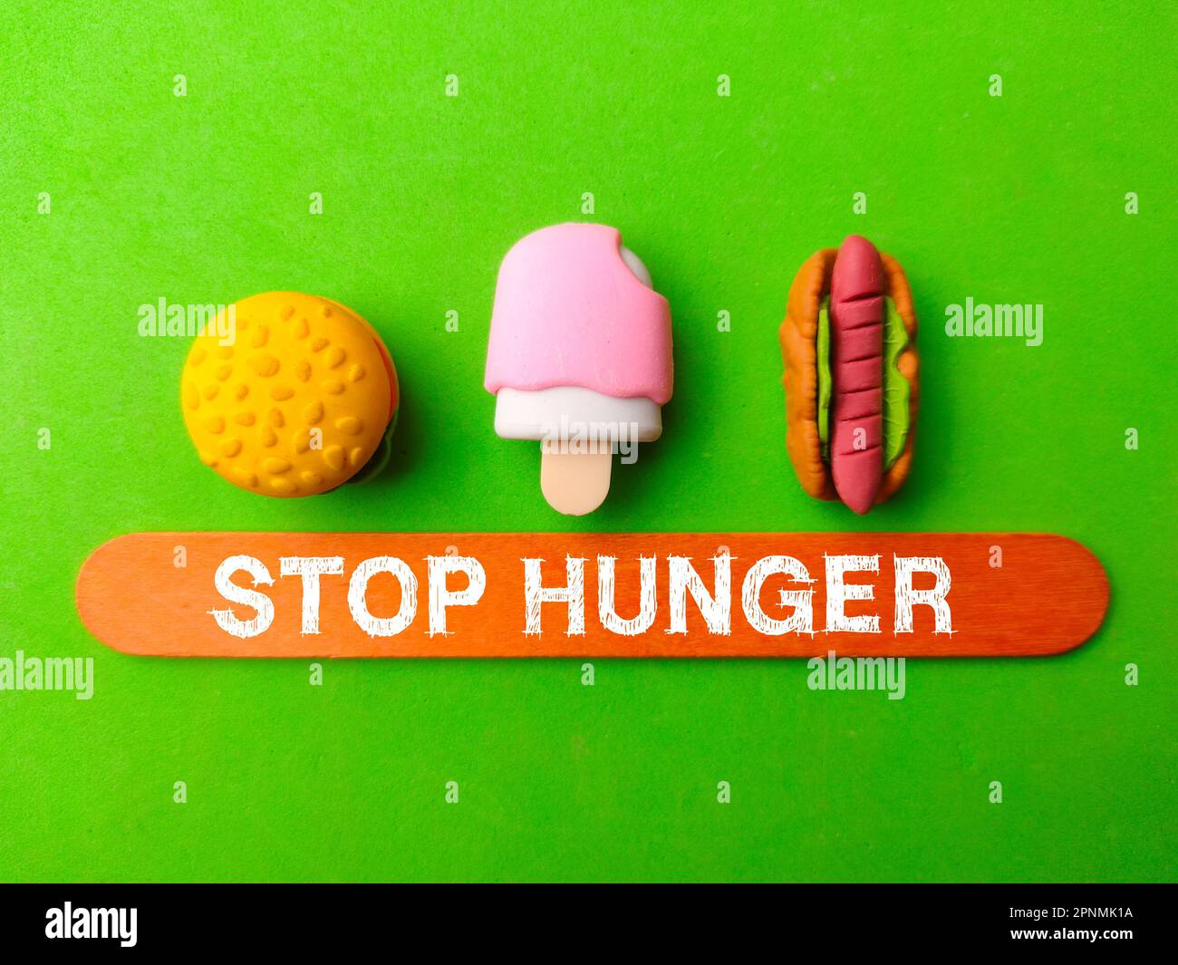 World hunger sign hi-res stock photography and images - Alamy