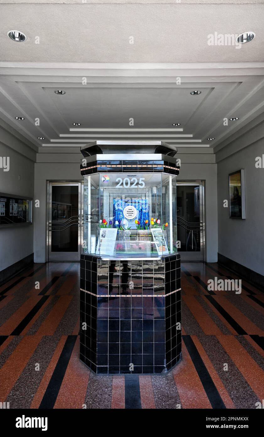 Ticket booth at movie theater hi-res stock photography and images - Alamy