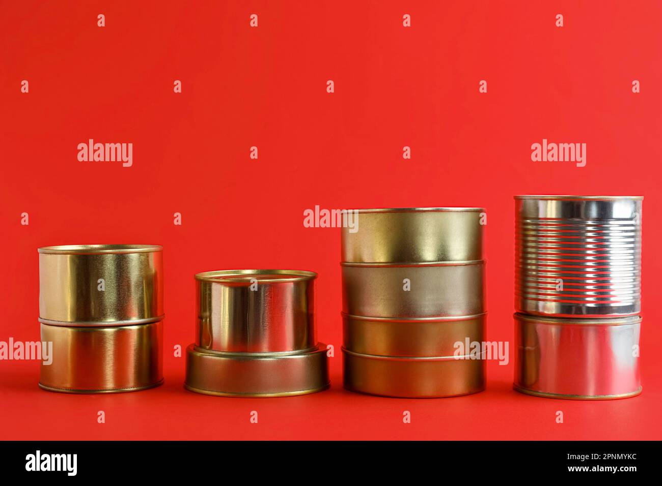 Stacks of tin cans hi-res stock photography and images - Alamy