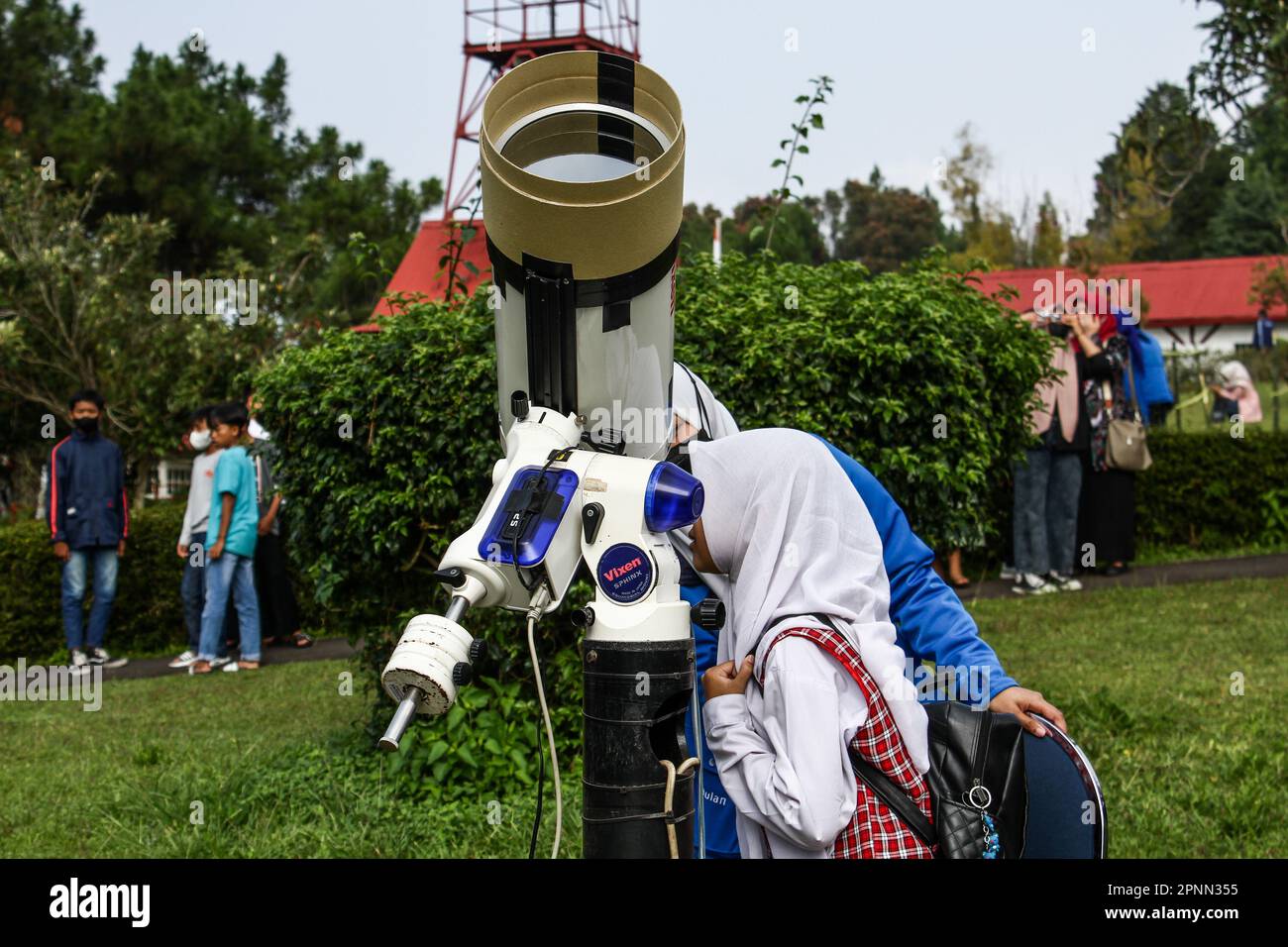 Bandung, West Java, Indonesia. 20th Apr, 2023. A student observe a ...