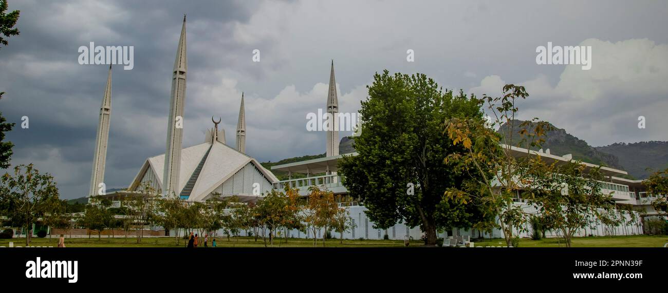 The Shah Faisal Mosque (Masjid) Cloudy day, The Modern Islamic ...