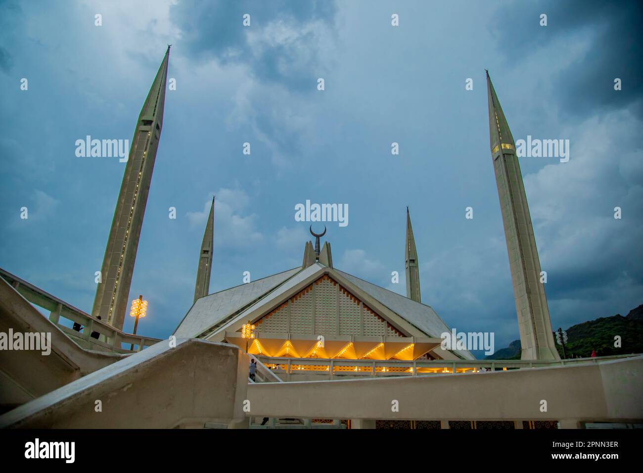 The Shah Faisal Mosque (Masjid) Cloudy day, The Modern Islamic ...