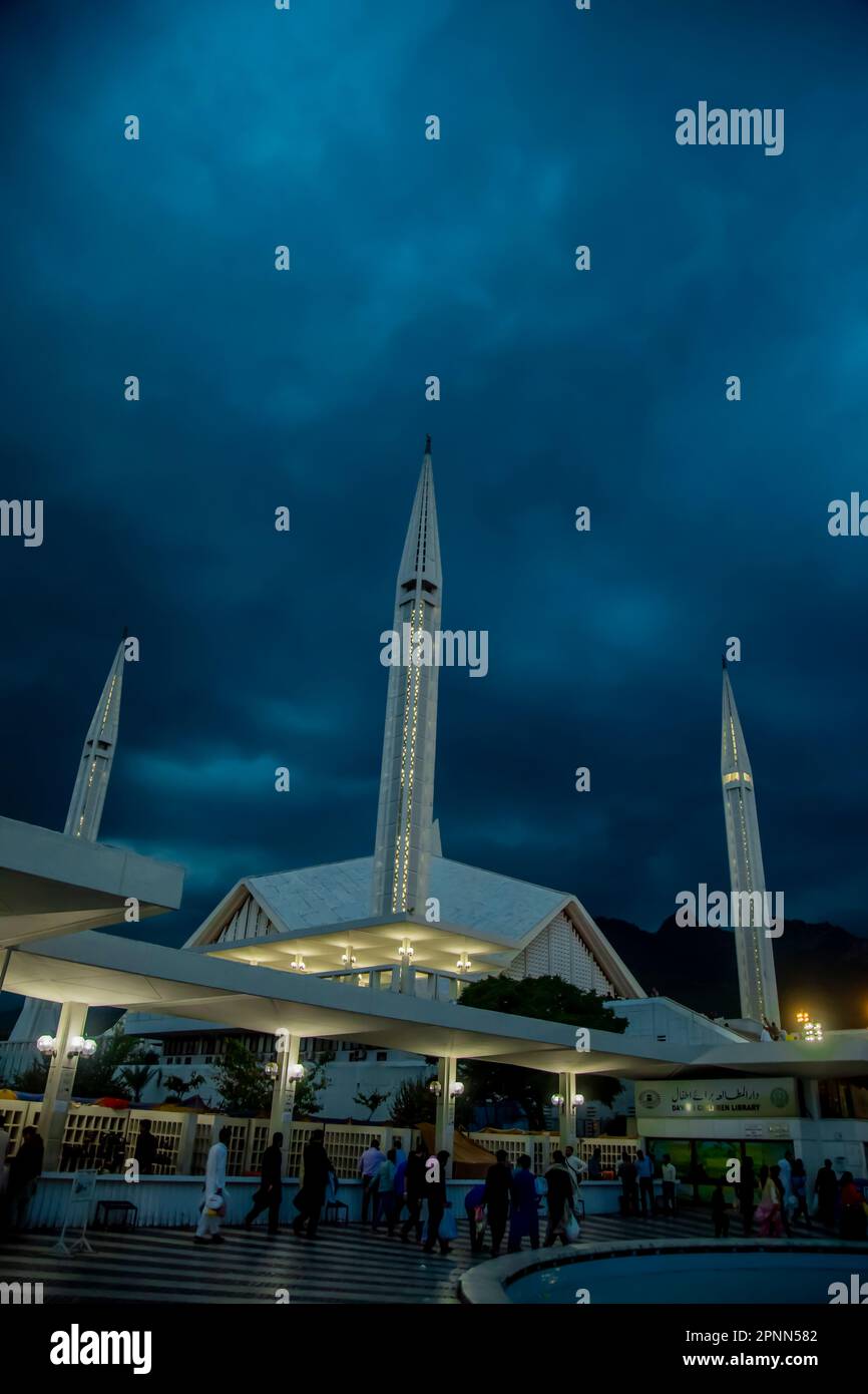 The Shah Faisal Mosque (Masjid) Cloudy day, The Modern Islamic ...