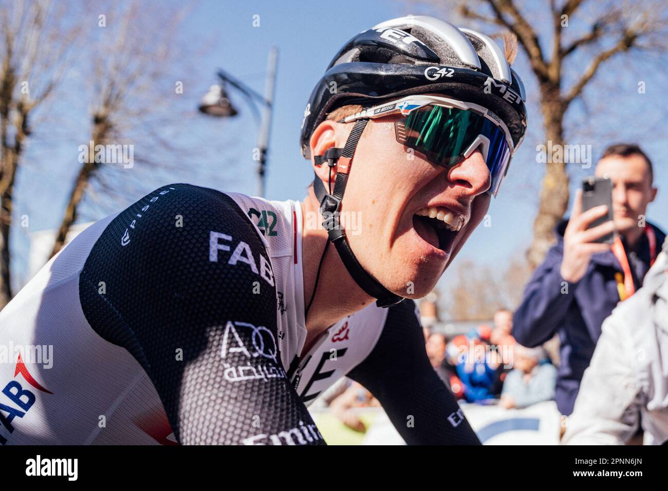 Picture by Zac Williams/SWpix.com- 19/04/2023 - Cycling - 2023 Fleche Wallone - Tadej Pogacar ...