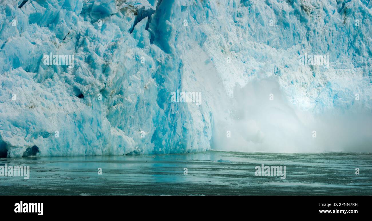 Explosion calving glacier hi-res stock photography and images - Alamy
