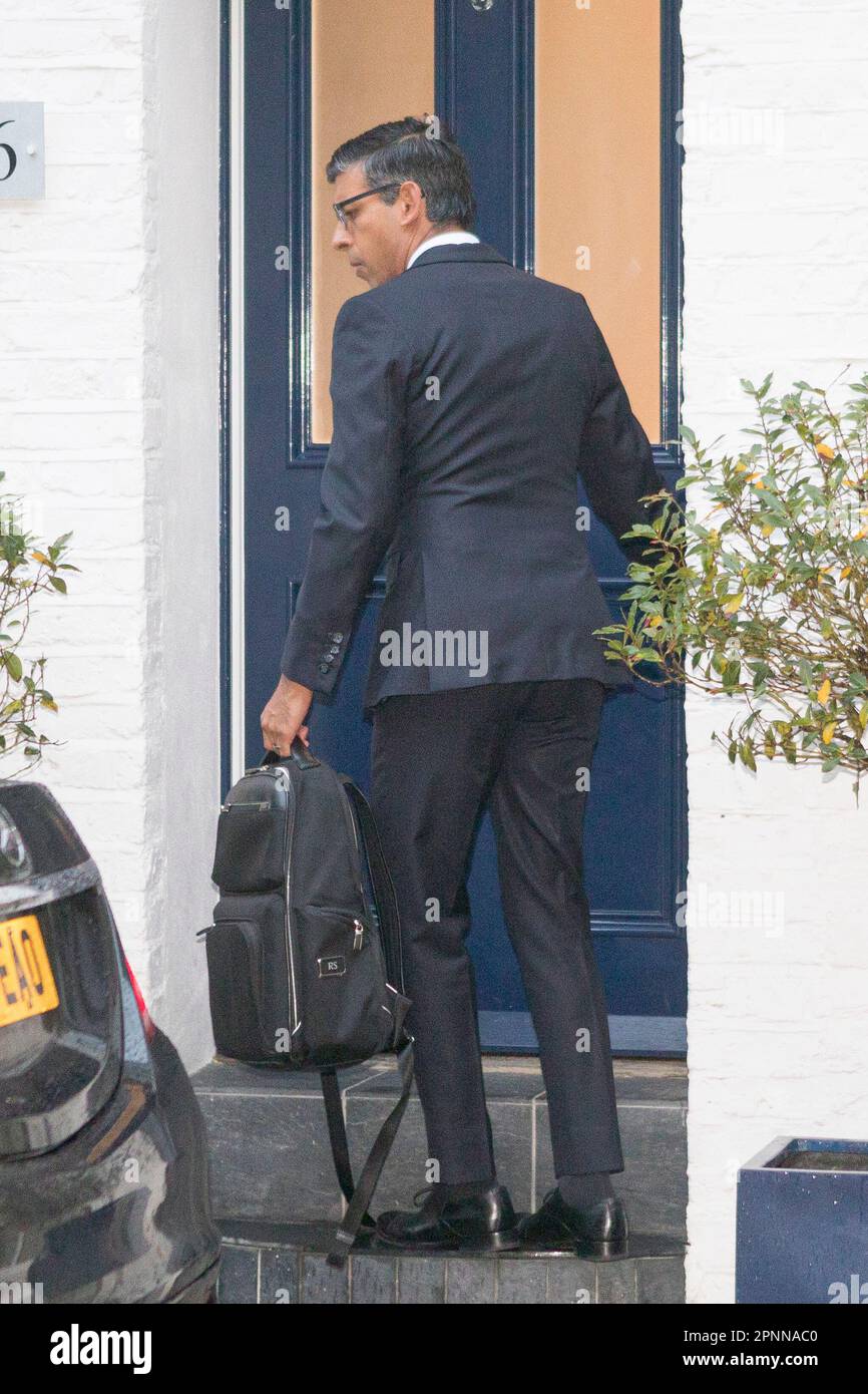 [ColSa0001284] Former Chancellor Rishi Sunk MP goes to work in the ...