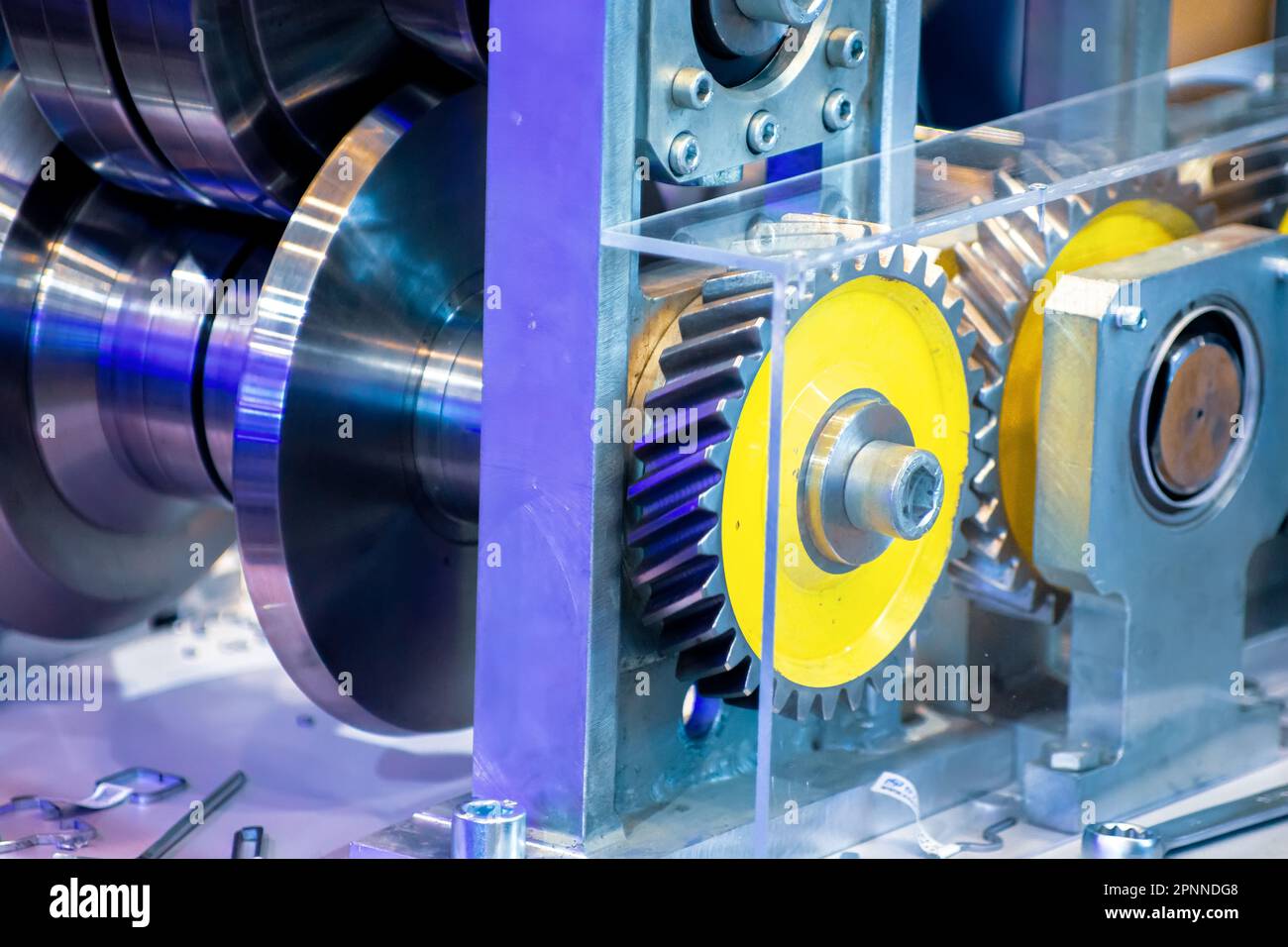 Gears with teeth for Machine for the production of steel profiles Stock ...