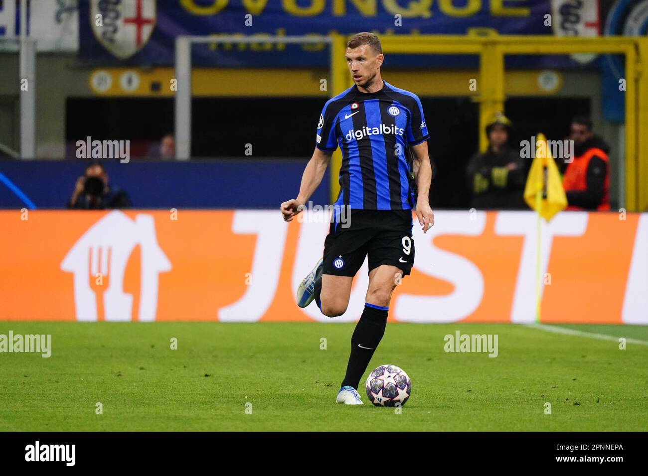 Edin dzeko 2023 hi-res stock photography and images - Alamy