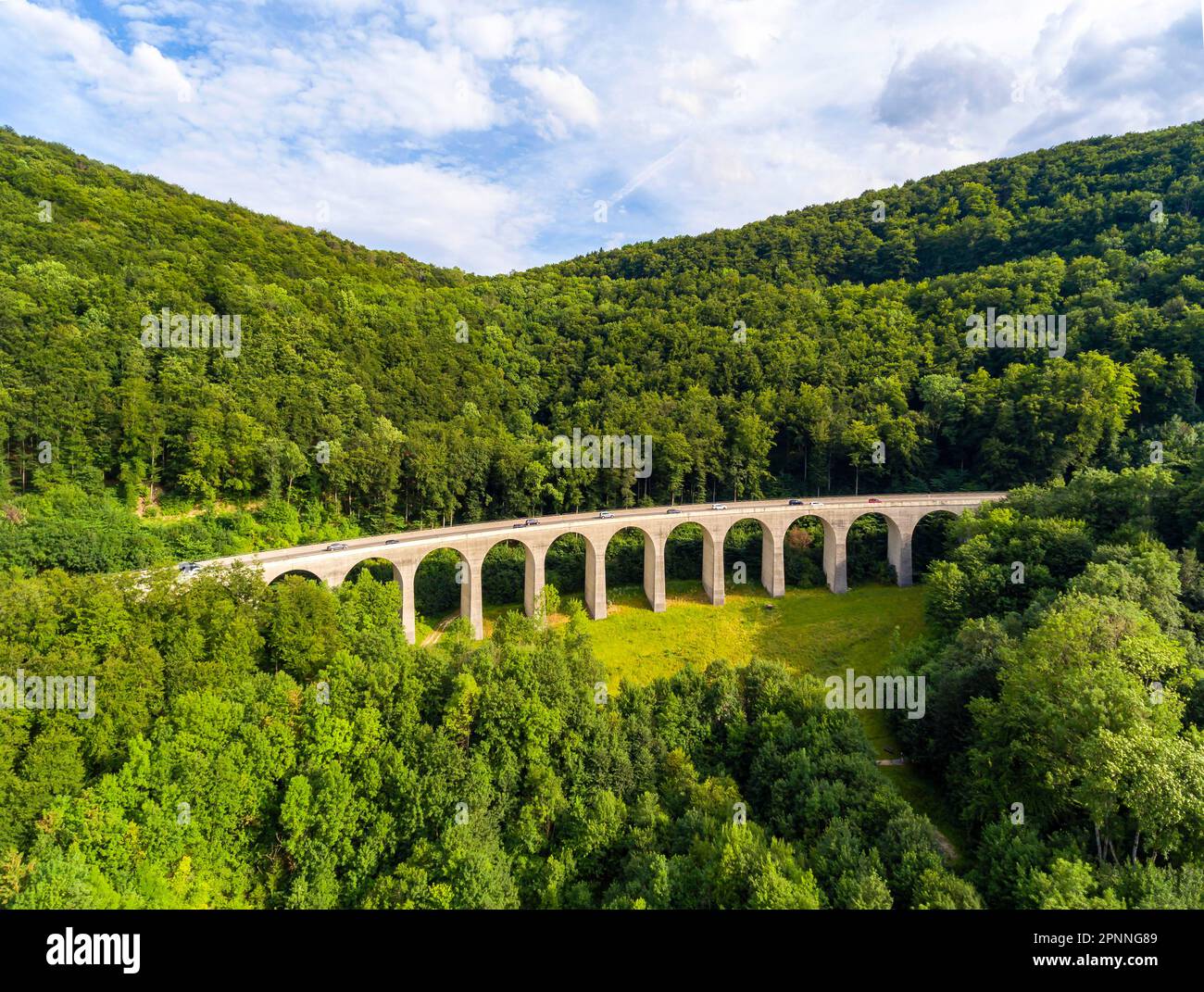 Alb ascent of the A8 motorway to the Swabian Alb, the 371-metre-long Todsburg Bridge through a ...