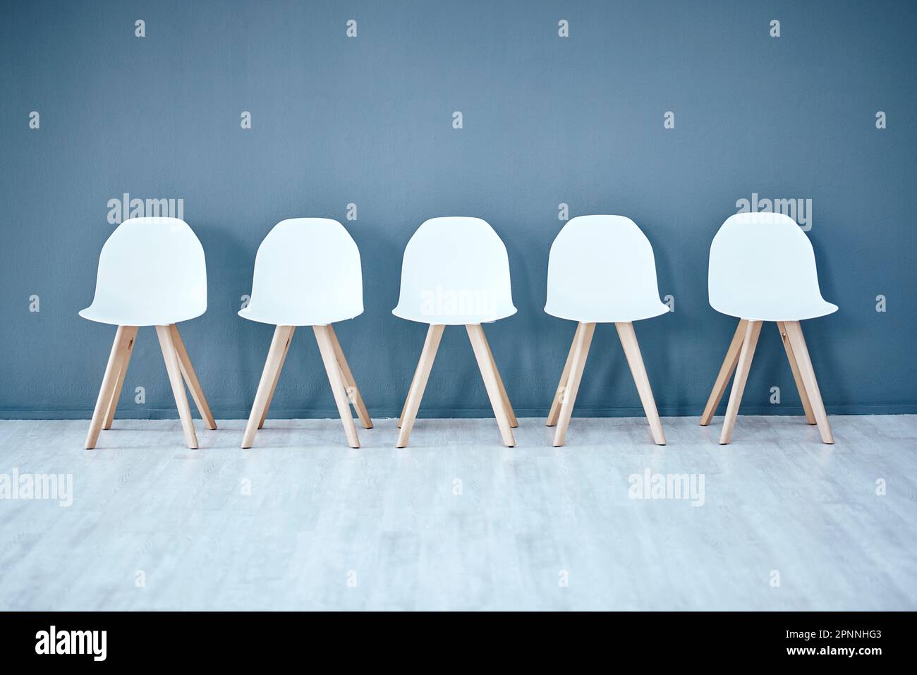 Empty chairs in office waiting area hi-res stock photography and images ...