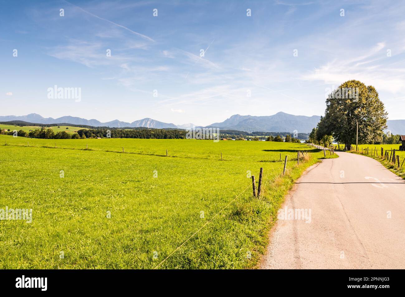 Countryside rural road lake hi-res stock photography and images - Alamy