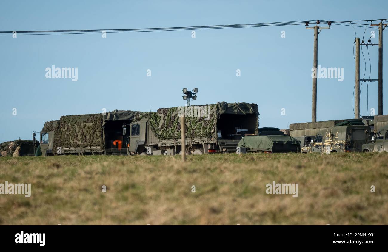 British army convoy hi-res stock photography and images - Alamy