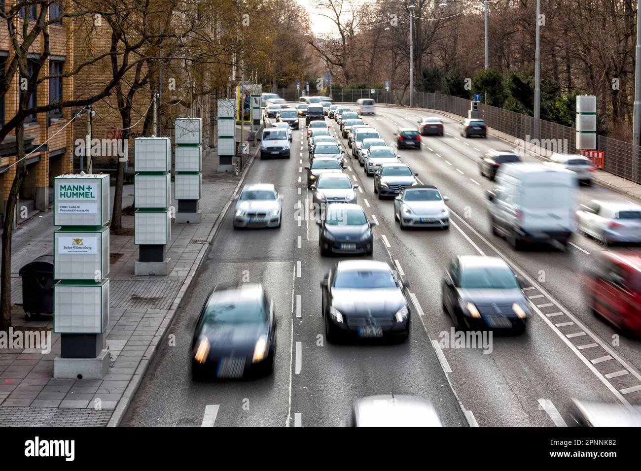 Traffic on the road at Neckartor, 17 columns with air filters are to ...