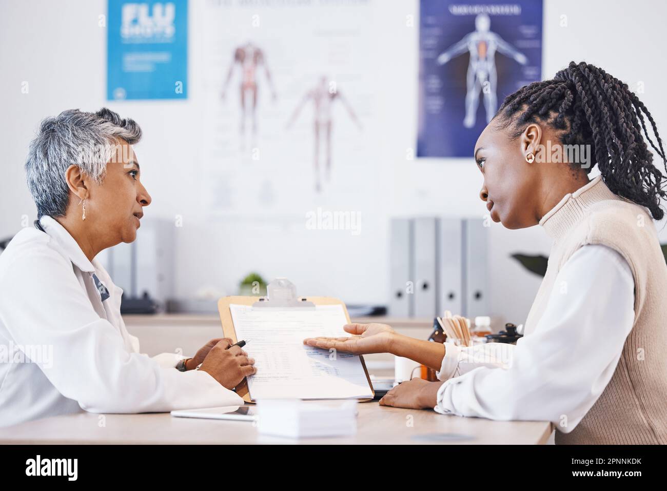 Interview patient hi-res stock photography and images - Alamy