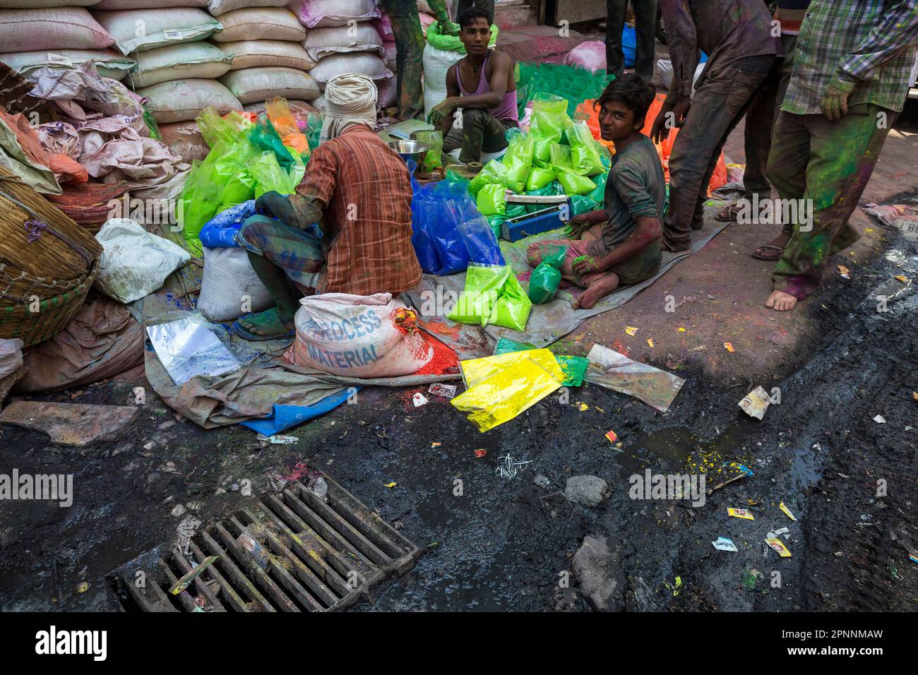 Soon it will be the Indian spring festival Holi Festival, traditional ...