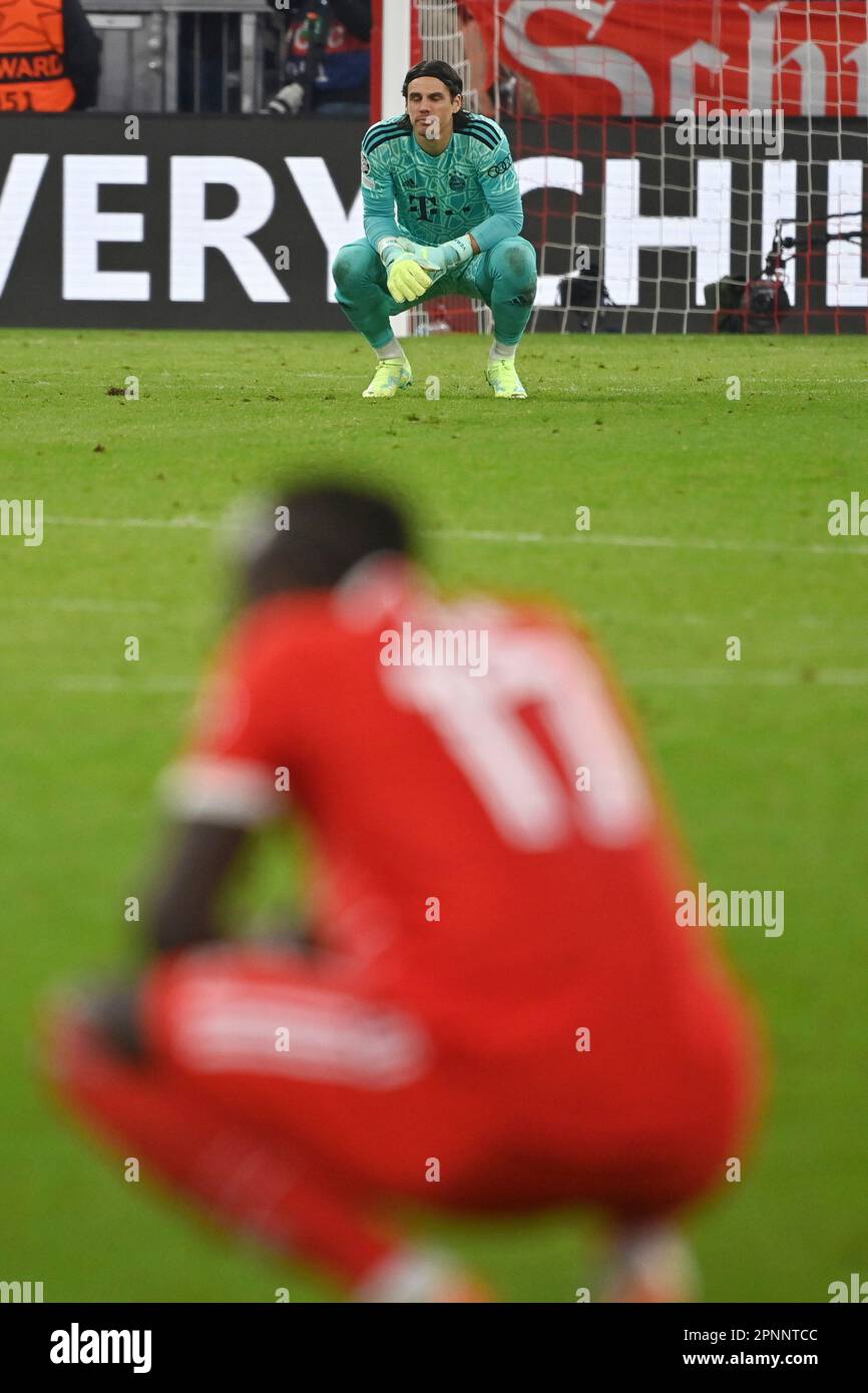 Munich, Deutschland. 19th Apr, 2023. goalwart Yann SOMMER (FC Bayern ...
