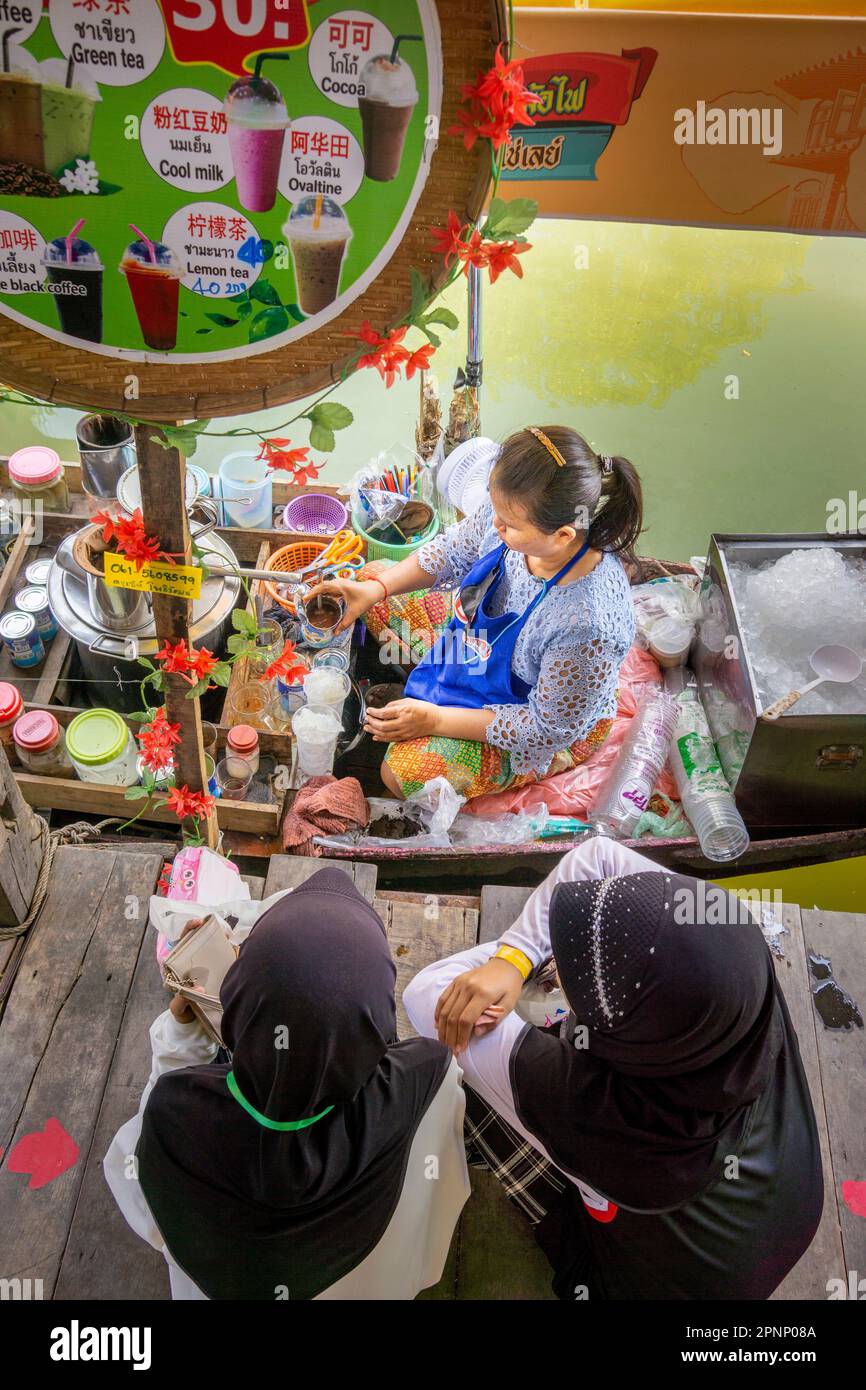 The floating market, Pattaya, Thailand Stock Photo - Alamy