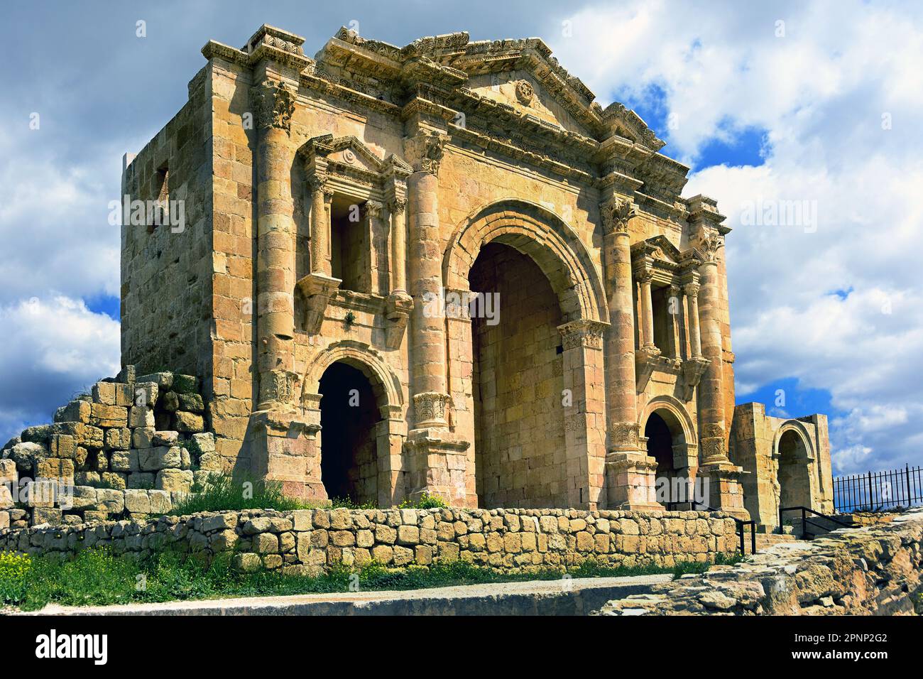 Arch of Hadrian 129/130 AD, Roman ruins, Jerash, Jordan, ancient city ...