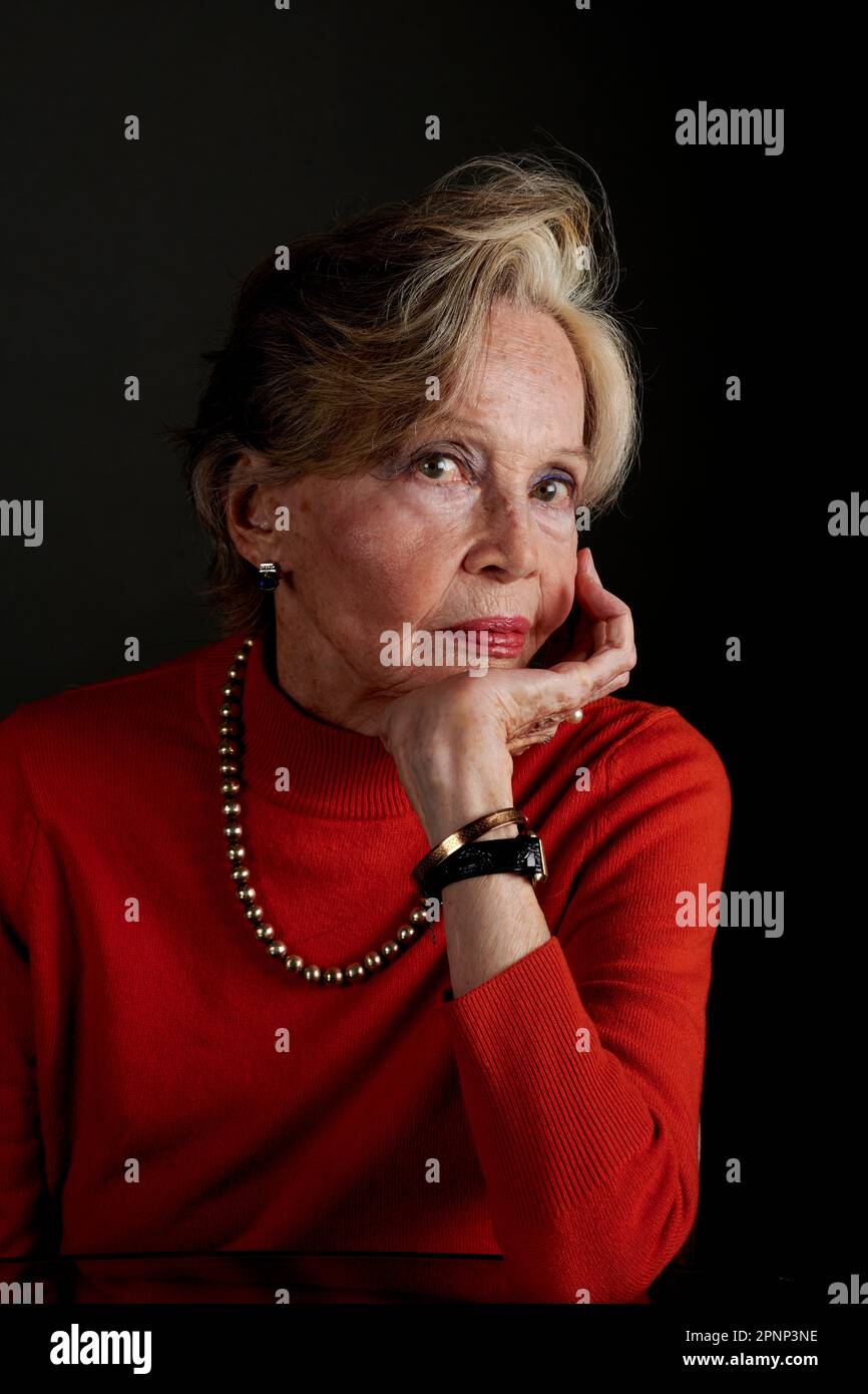 Leslie caron peter hall hi-res stock photography and images - Alamy