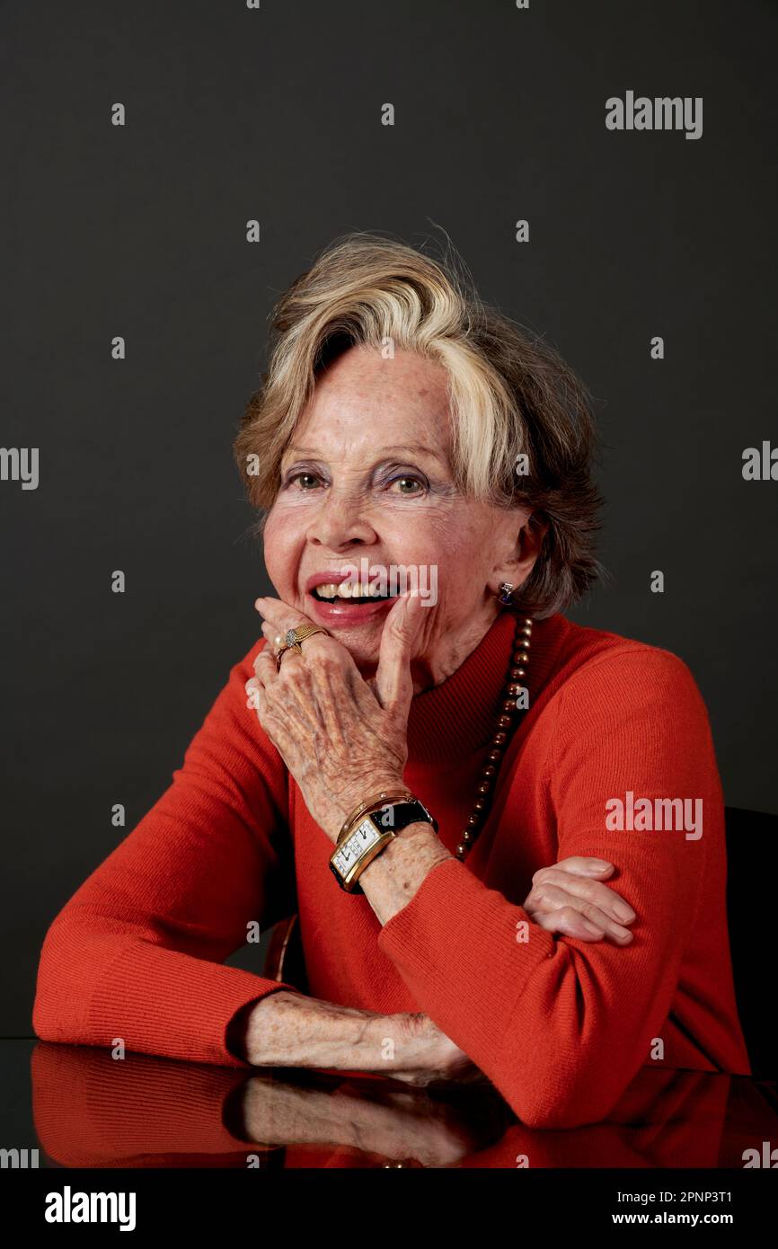 Leslie caron peter hall hi-res stock photography and images - Alamy