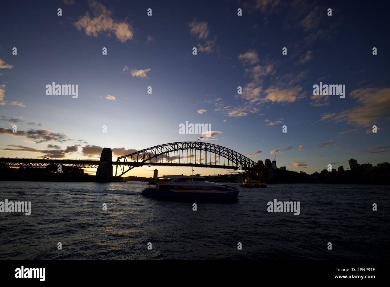 City harbour bridge hi-res stock photography and images - Alamy