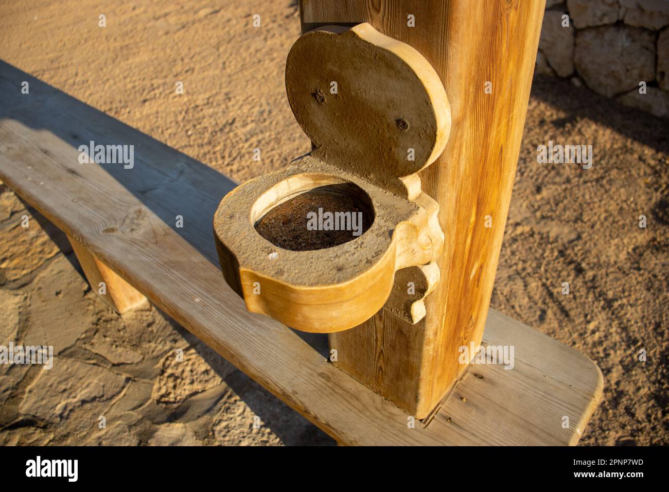 Ash tray floor hi-res stock photography and images - Alamy