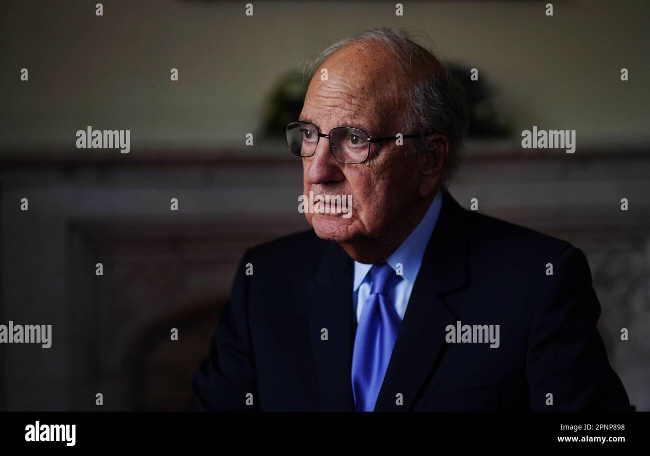 Politics senator george mitchell hi-res stock photography and images ...