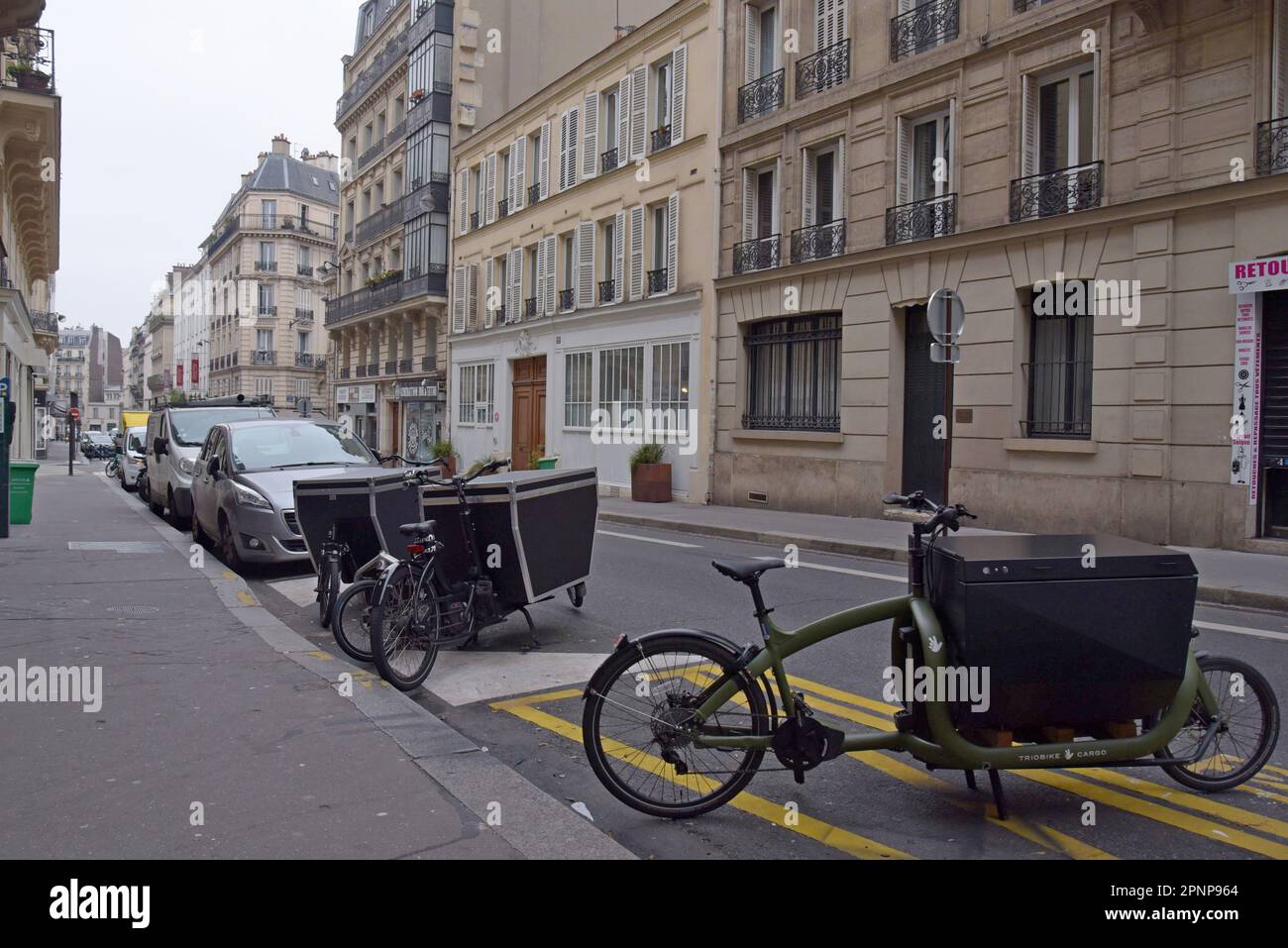 Load carrying cargo delivery bikes in Paris, where a big increase in ...