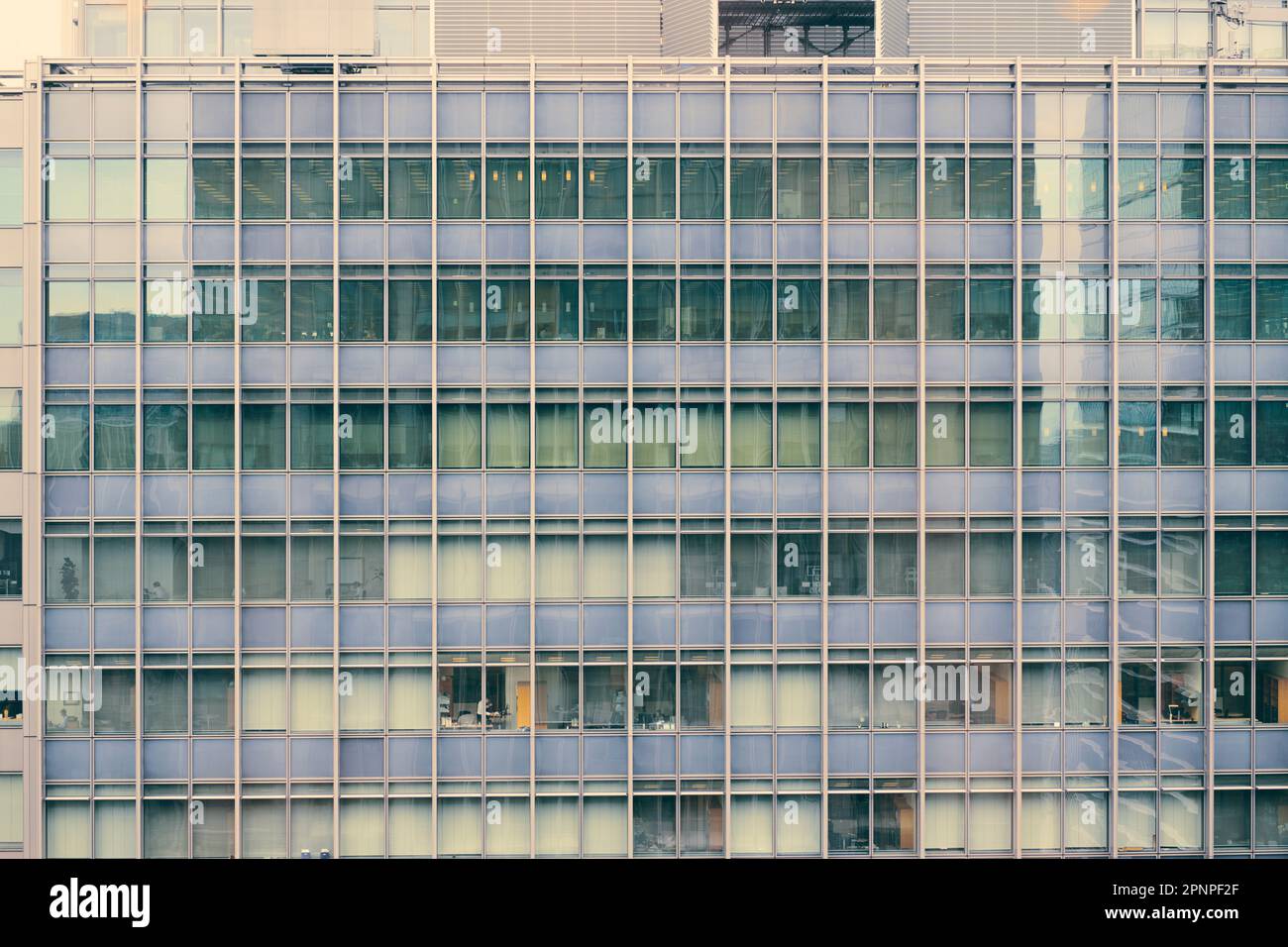 Office building in tokyo hi-res stock photography and images - Alamy