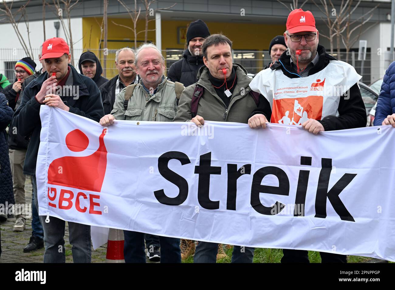 Potsdam, Germany. 20th Apr, 2023. Employees of the electricity supplier ...