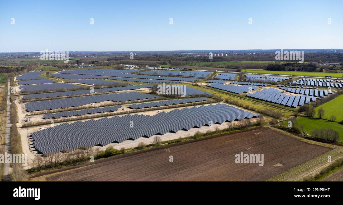 Wasbek, Germany. 19th Apr, 2023. A new solar plant stands next to ...