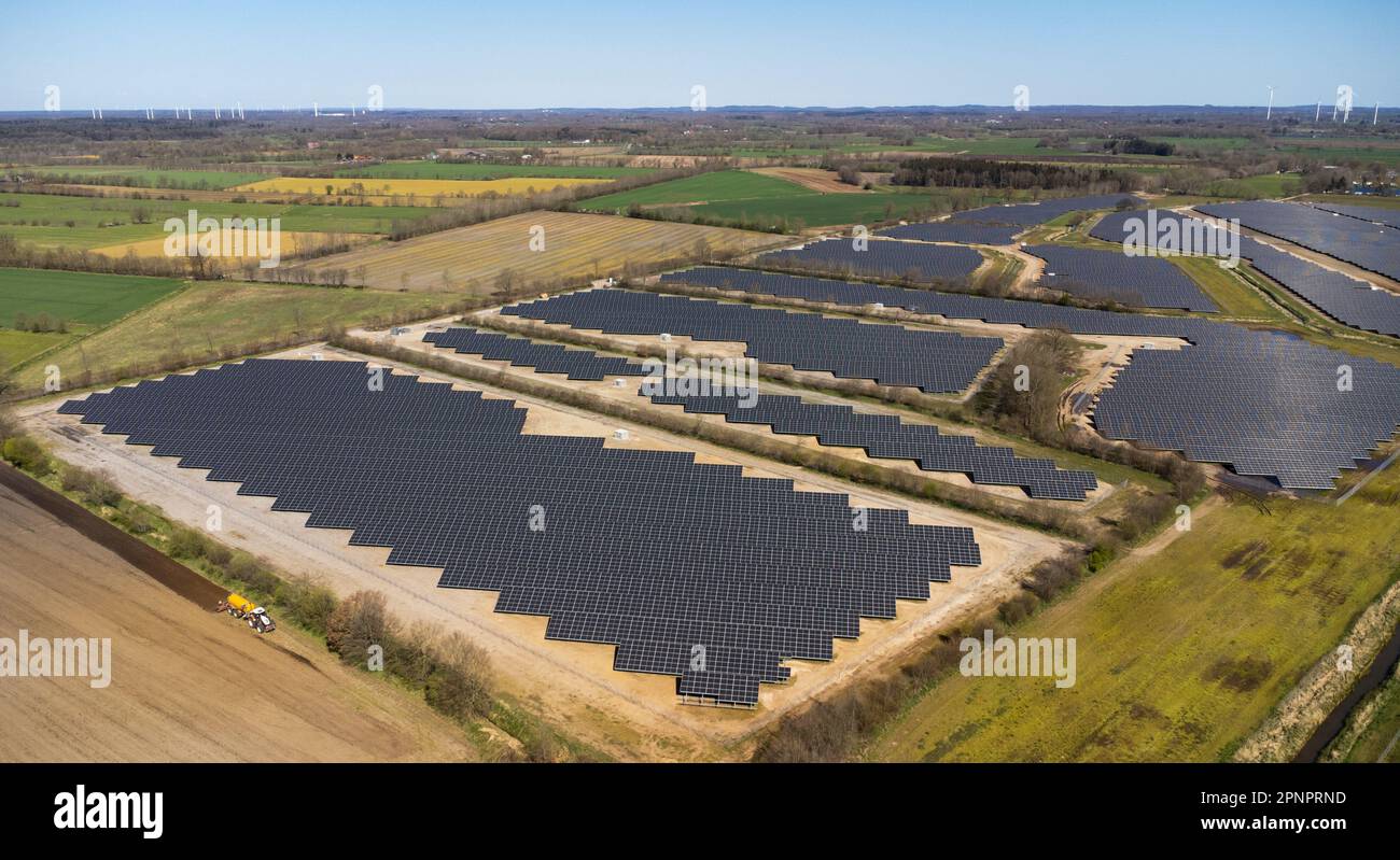 Wasbek, Germany. 19th Apr, 2023. A new solar plant stands next to ...
