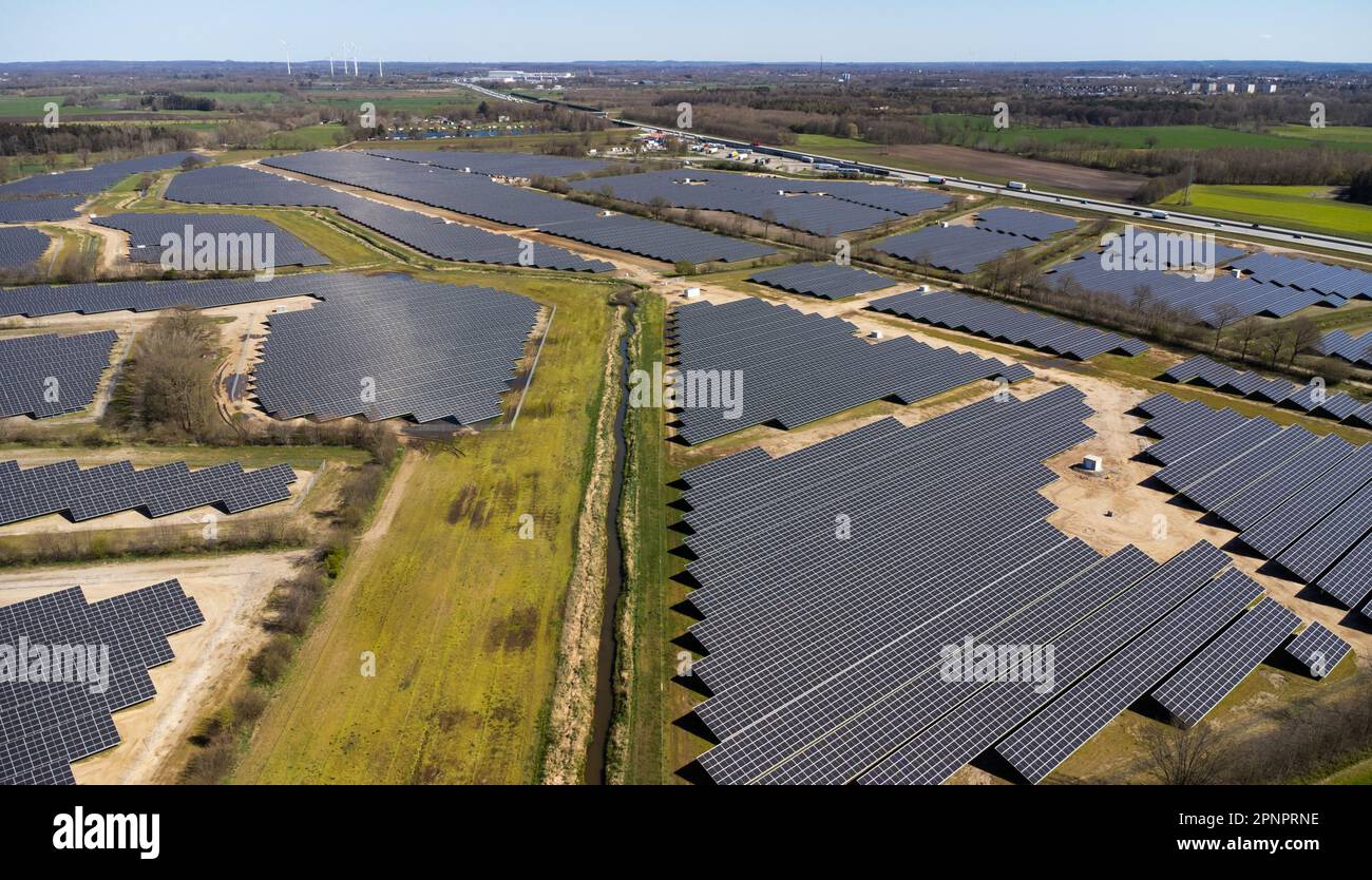Wasbek, Germany. 19th Apr, 2023. A new solar plant stands next to ...