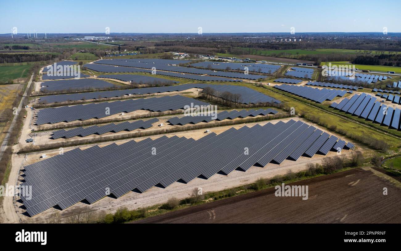 Wasbek, Germany. 19th Apr, 2023. A new solar plant stands next to ...