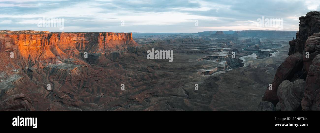 Scenic view on Split Mountain Canyon seen from Grand View Point ...