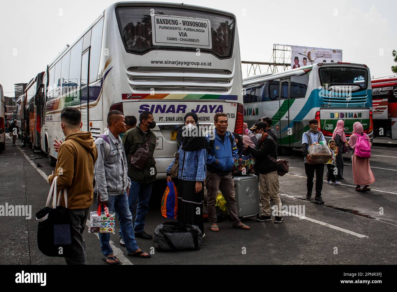 Bandung, West Java, Indonesia. 20th Apr, 2023. People wait for the ...