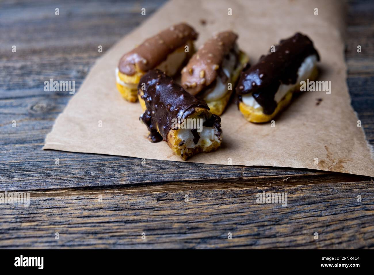 Classic eclair hi-res stock photography and images - Alamy