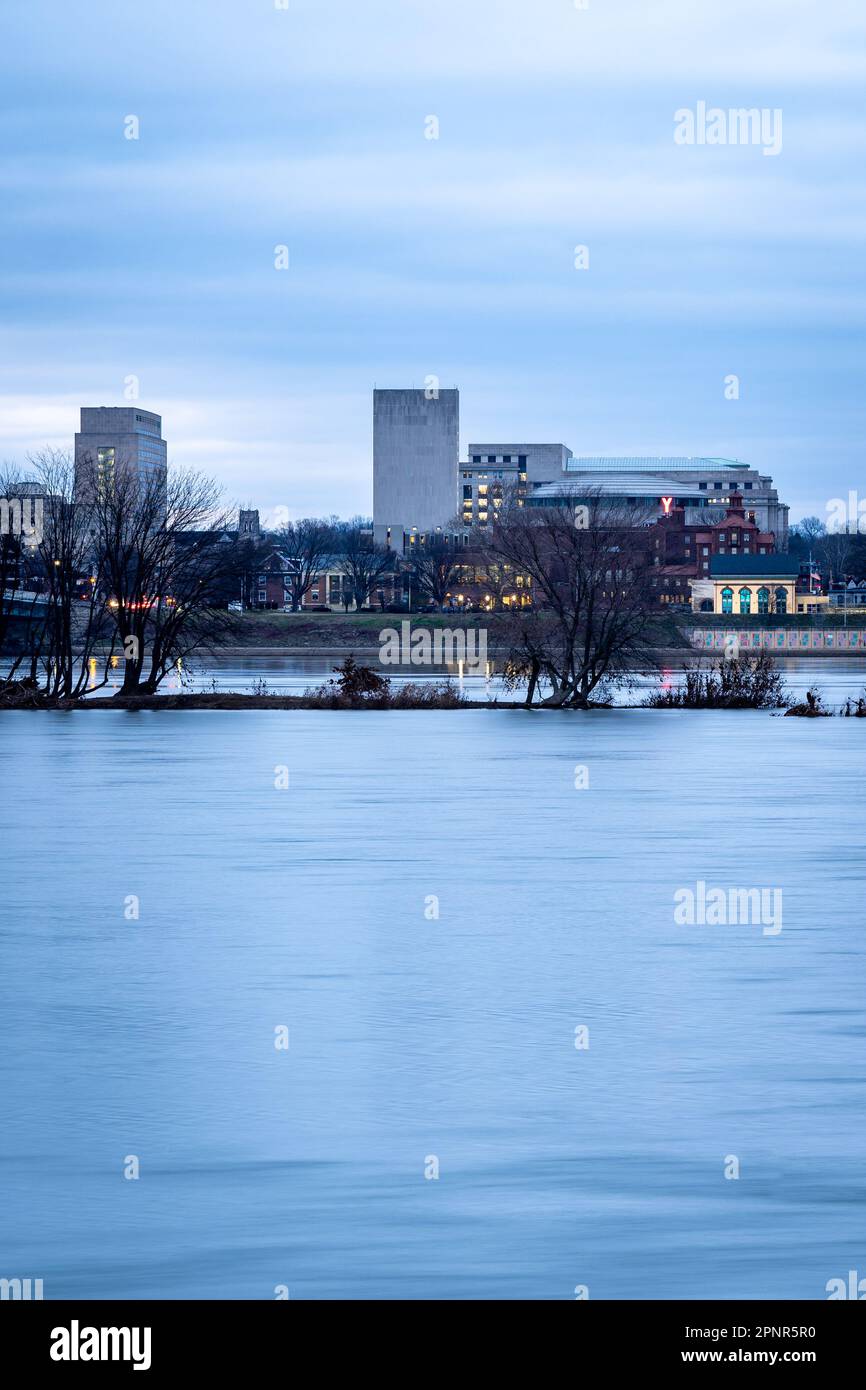 City skyline night harrisburg pennsylvania hi-res stock photography and ...