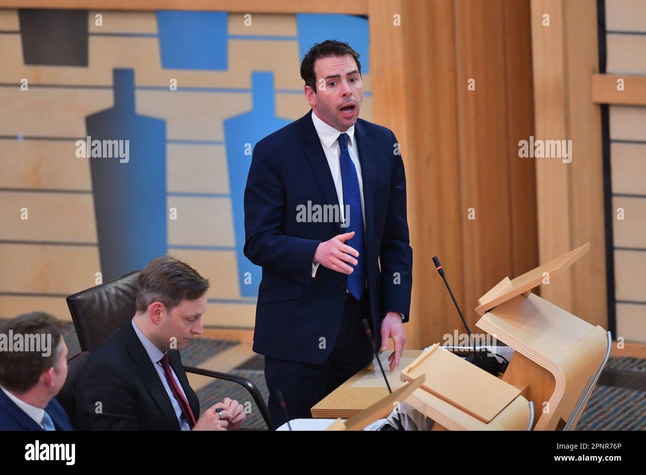 Deposit return hi-res stock photography and images - Alamy