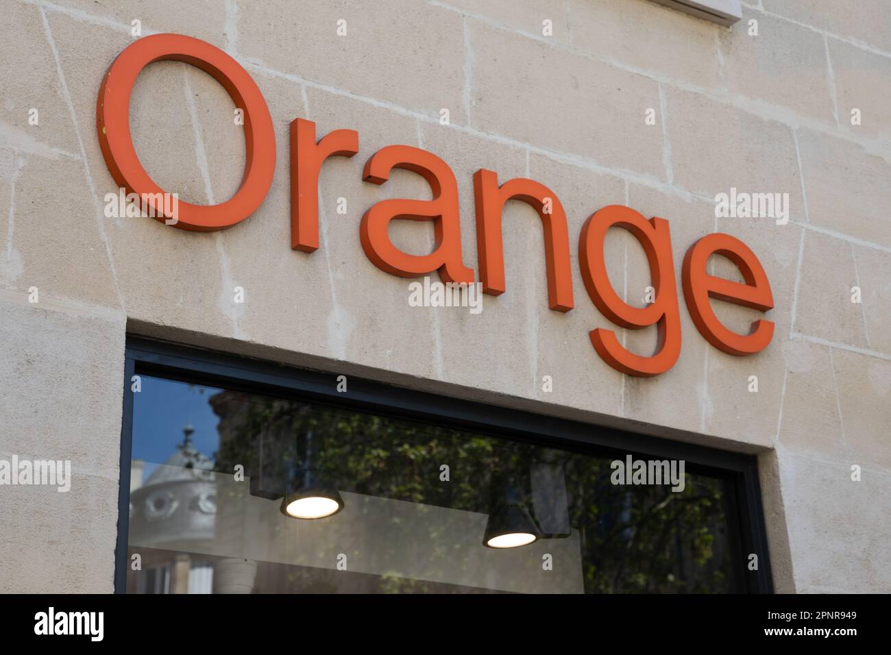 Bordeaux , Aquitaine France - 04 17 2023 : Orange shop brand logo and ...